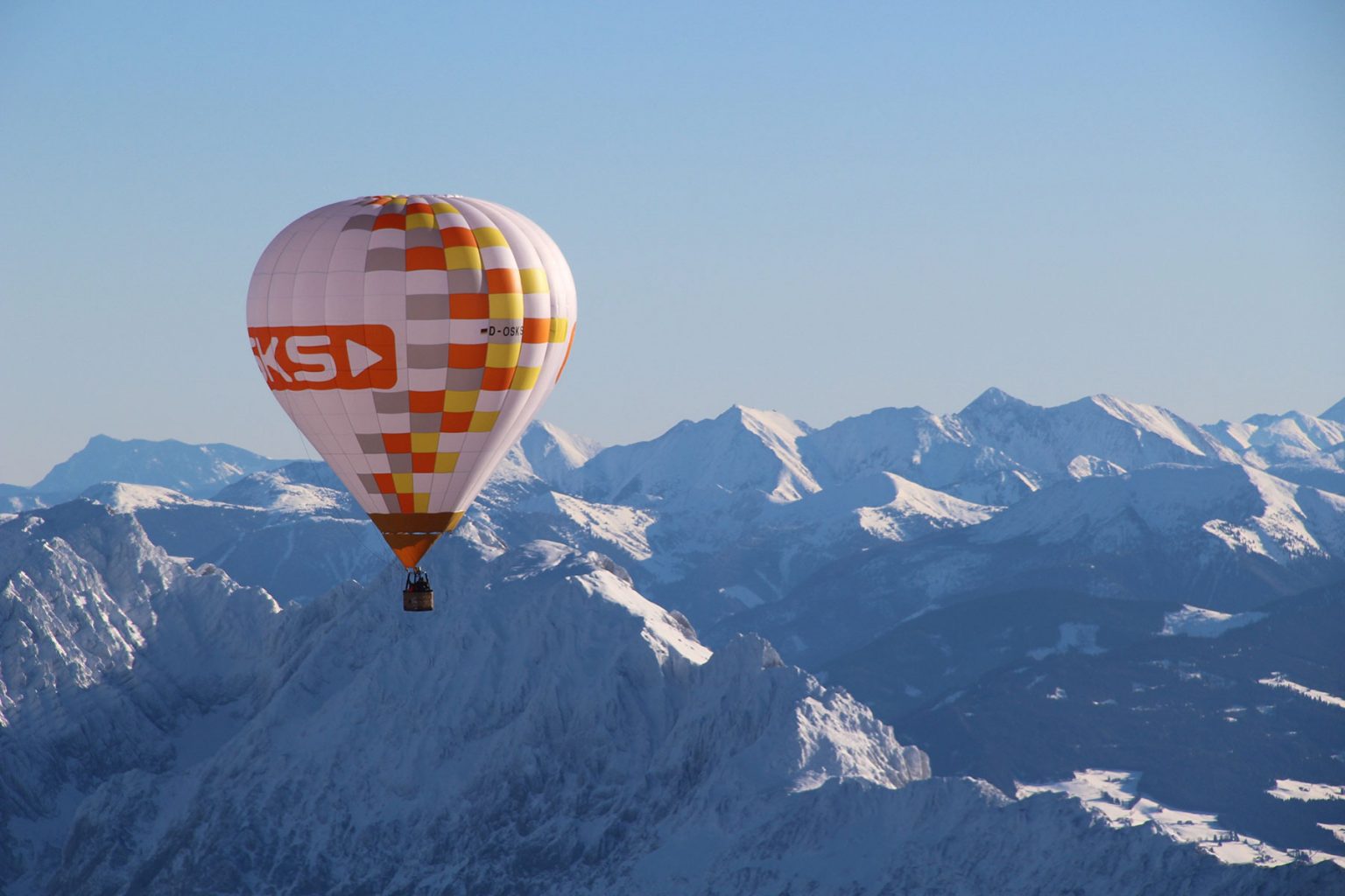 Alpenuberquerung Mit Dem Heissluftballon